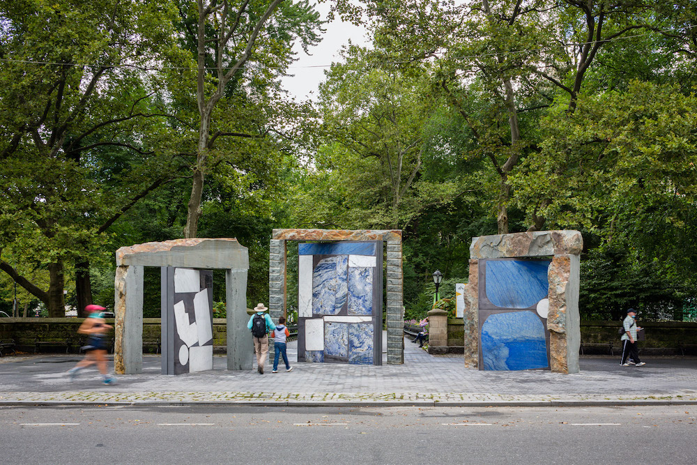 MUST SEE NEW YORK OUTDOOR PUBLIC ART DISPLAYS THIS FALL | THE UNTITLED ...