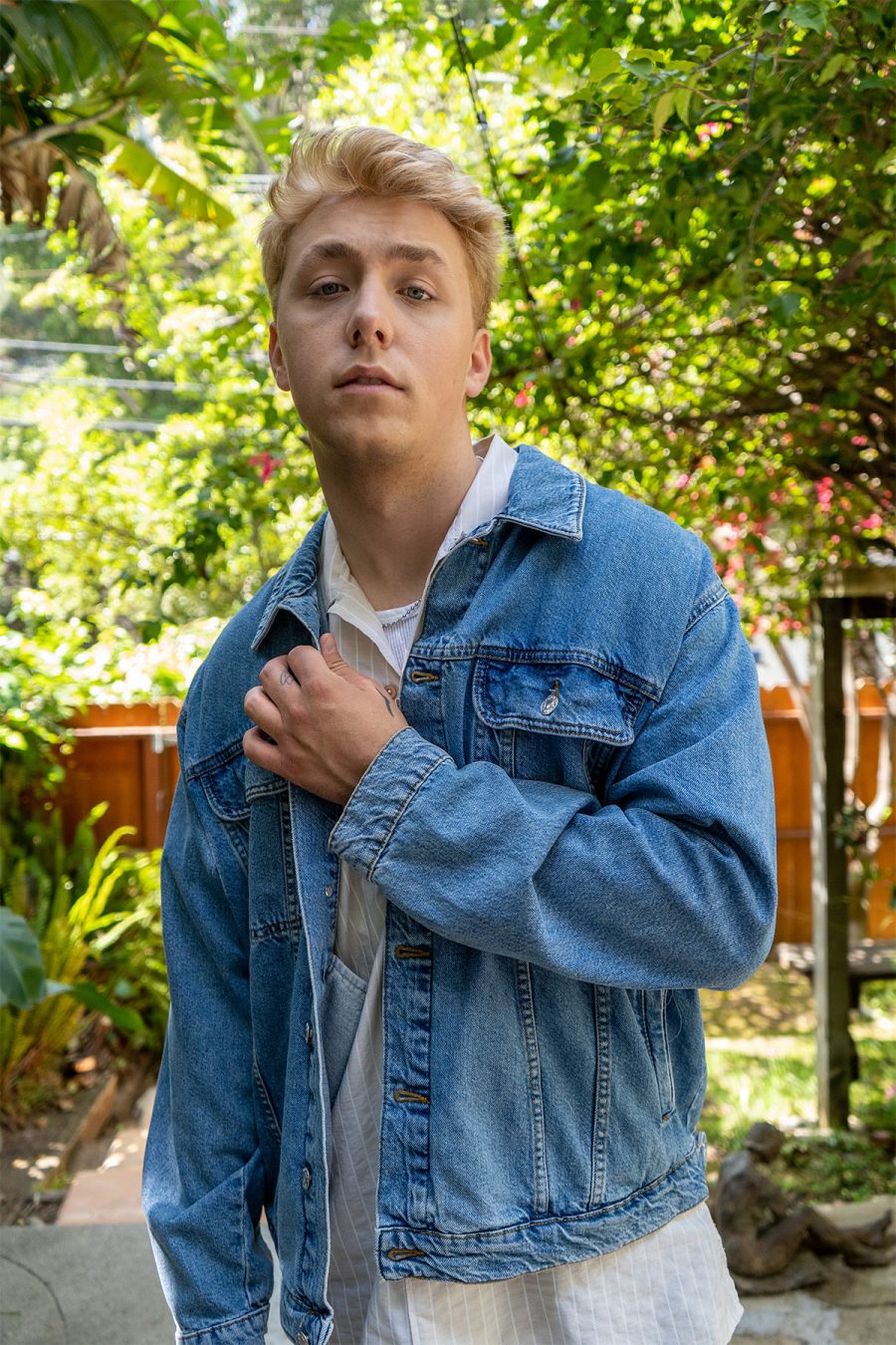 INTERVIEW: LOUIS KNIGHT CHATS ABOUT HIS LATEST MUSIC EMBRACING ...