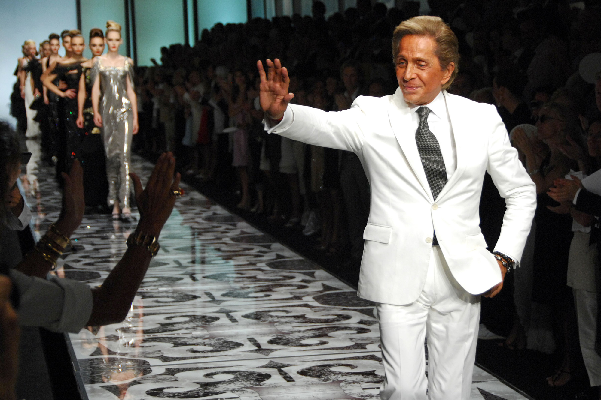 VALENTINO GARAVANI, THE LAST GREAT COUTURIER OF OLD-WORLD GLAMOUR, DIES AT 93 | THE UNTITLED ...