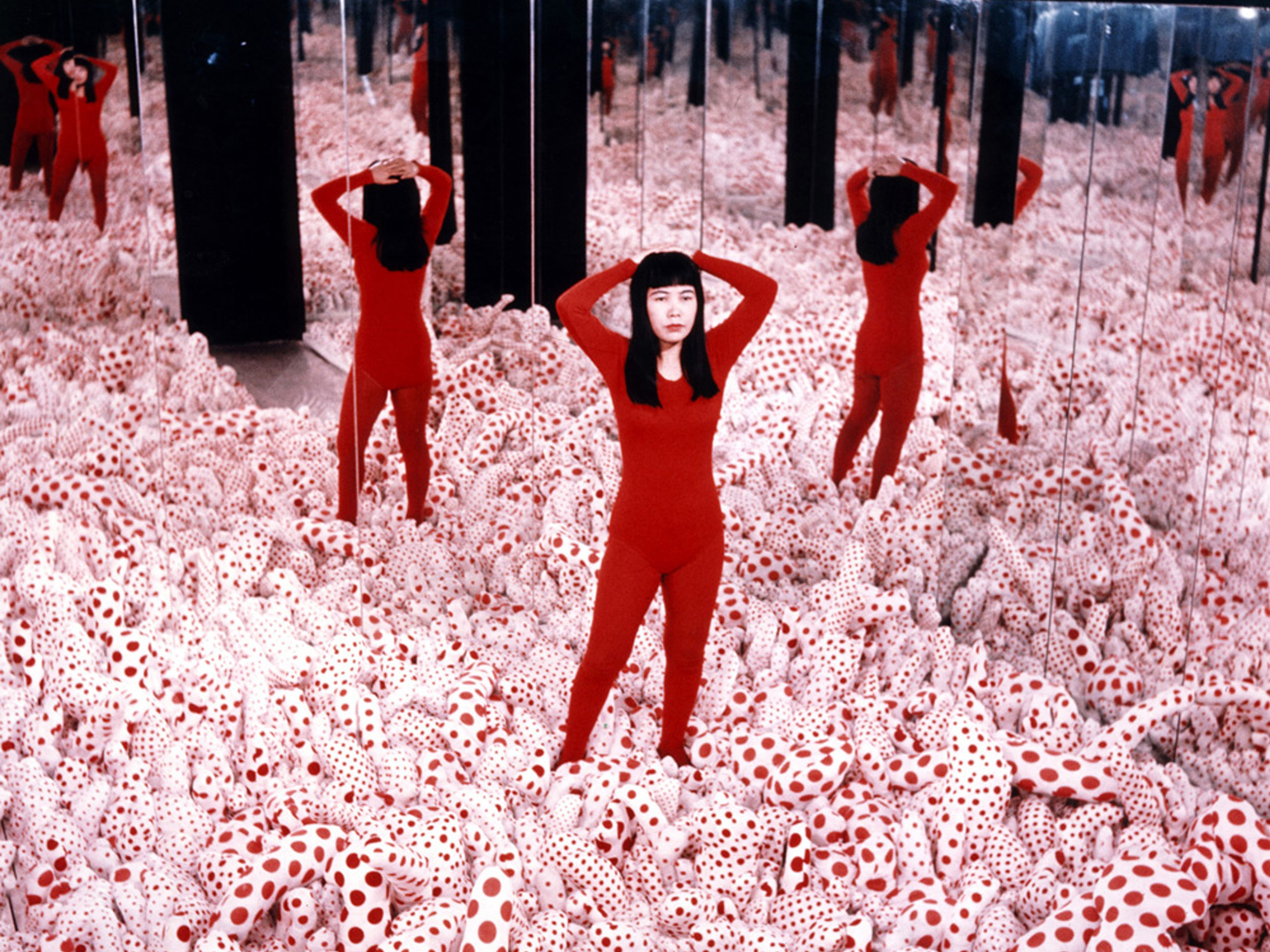 YAYOI KUSAMA, THE ARTIST WHO TOOK THE WORLD TO INFINITY, DIES AT 97 ...